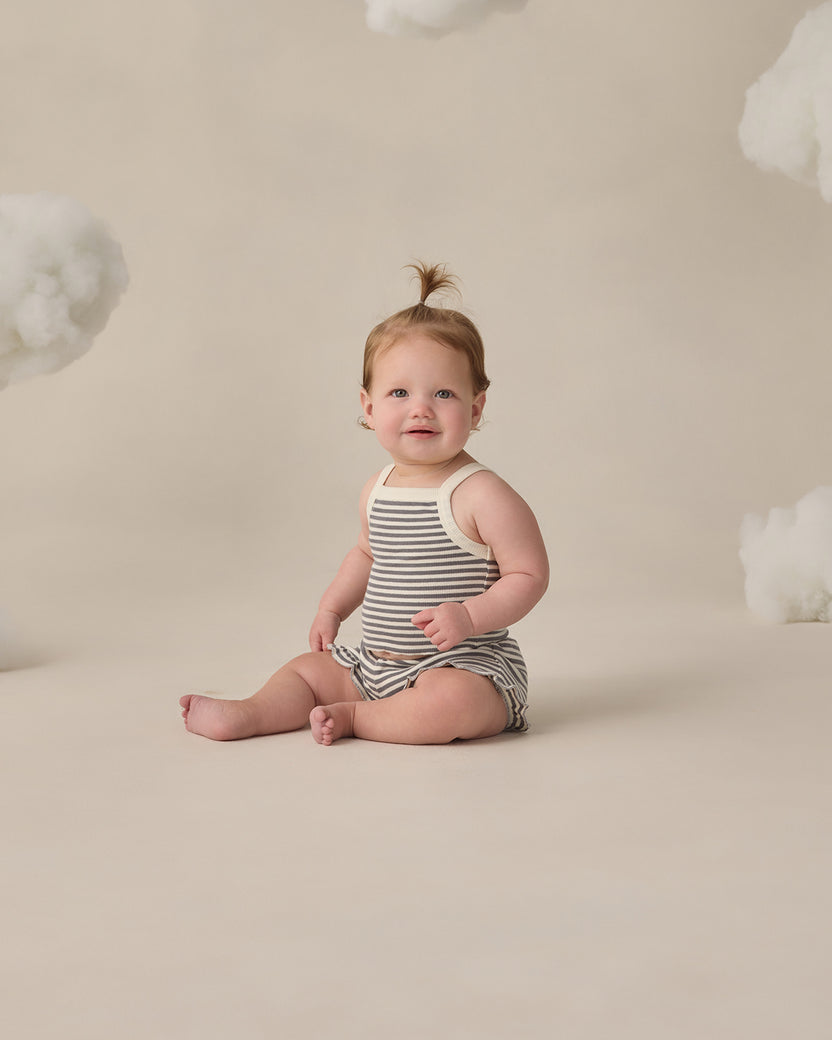 Sleeveless Ruffle V Dress Petit Fleur – Quincy Mae